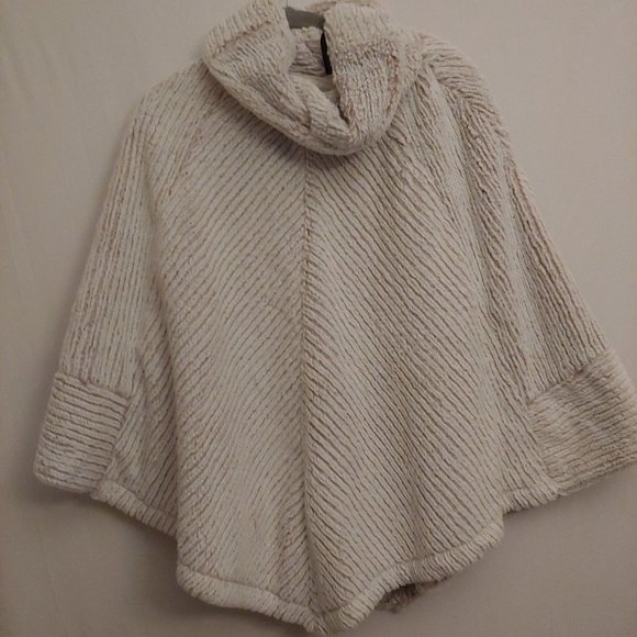 Capote | Jackets & Coats | Capote Very Plush Soft Thick Cream Lined ...